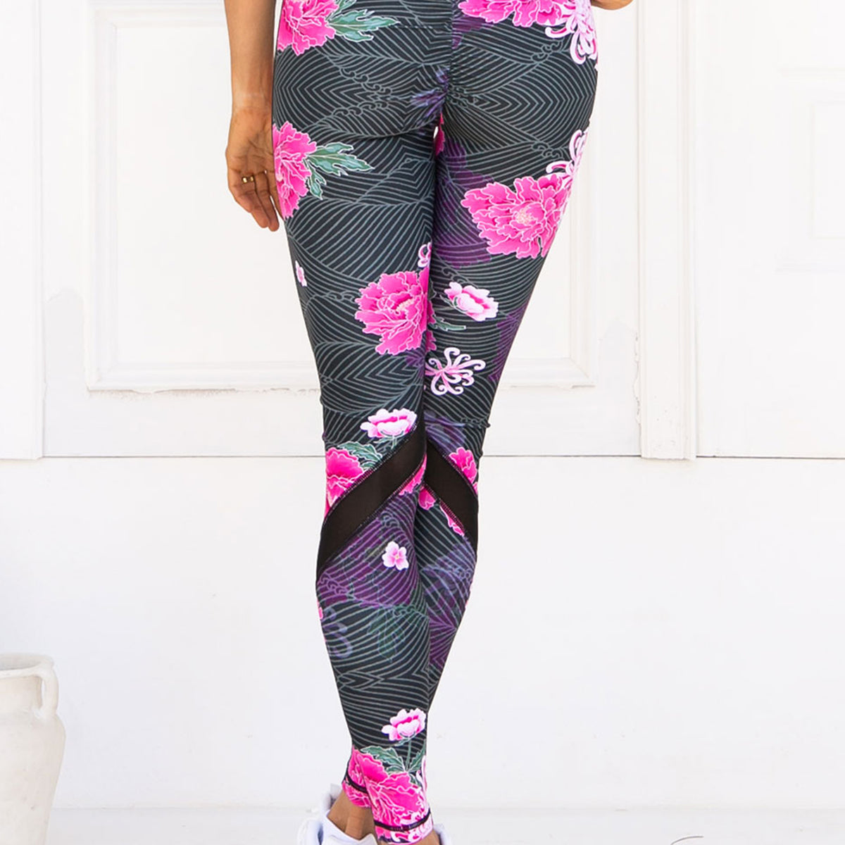 Bootylicious Origami Bloom Leggings – Xahara Activewear